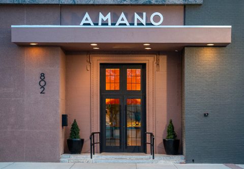 AMANO RESTAURANT Parece Salido De Un Sueño Retrofuturista - VINO Y BODEGAS
