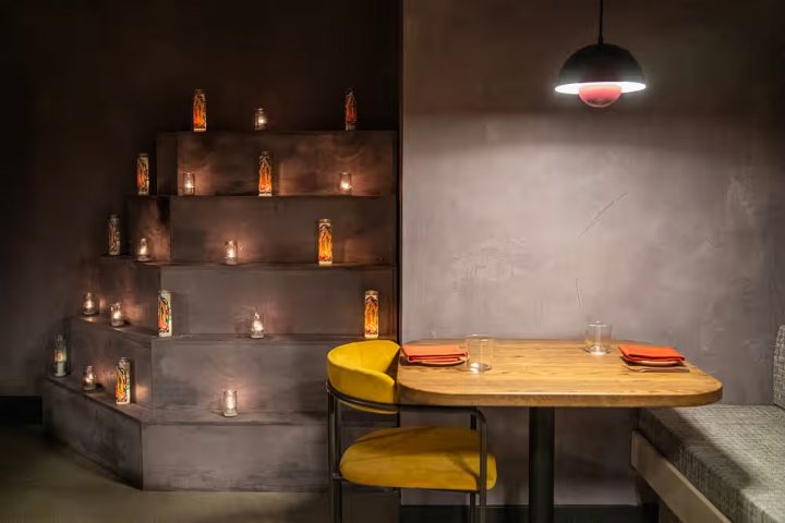 AMANO RESTAURANT Parece Salido De Un Sueño Retrofuturista - VYB Magazine